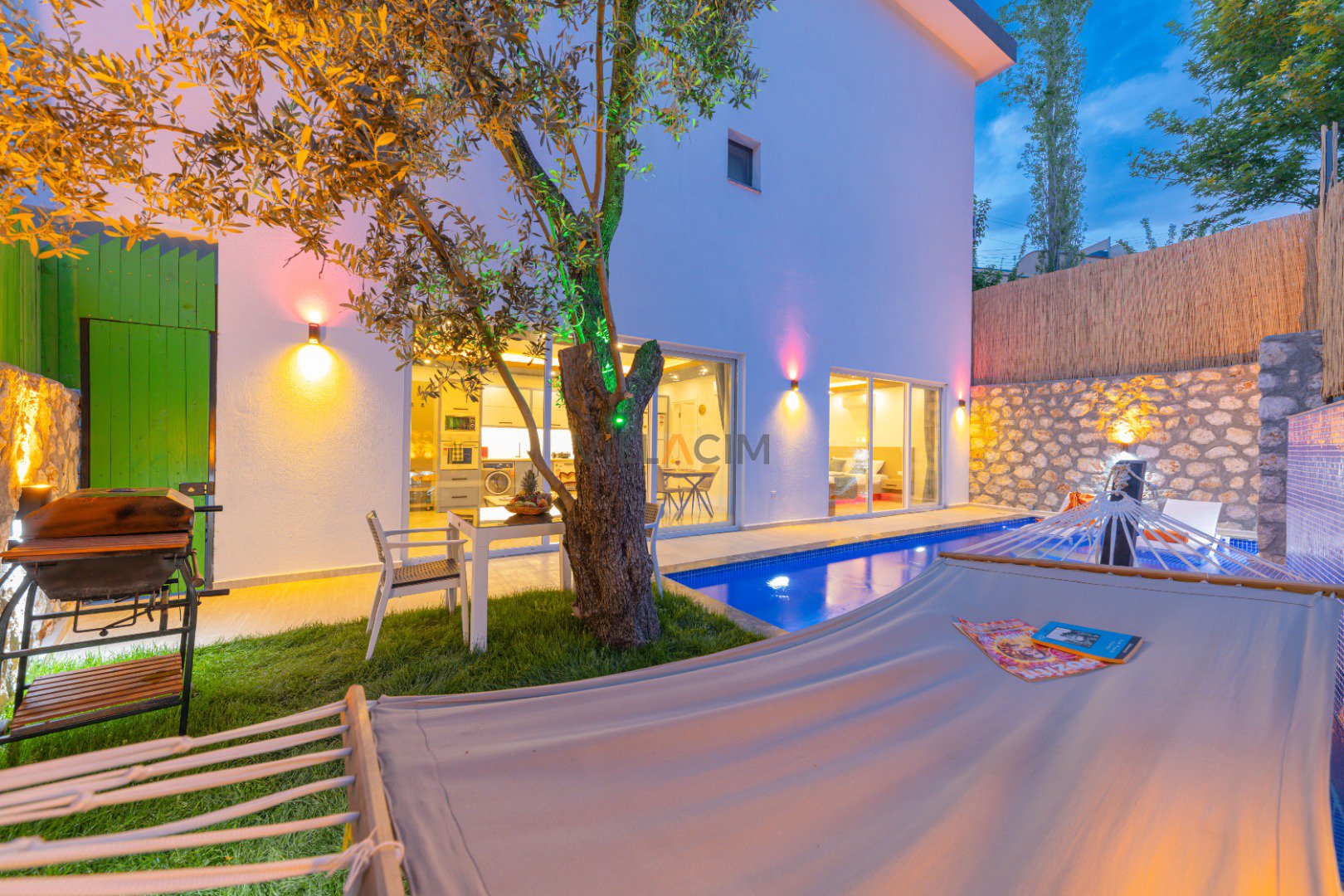 Suit Suvari Duo, Villacim.co.uk